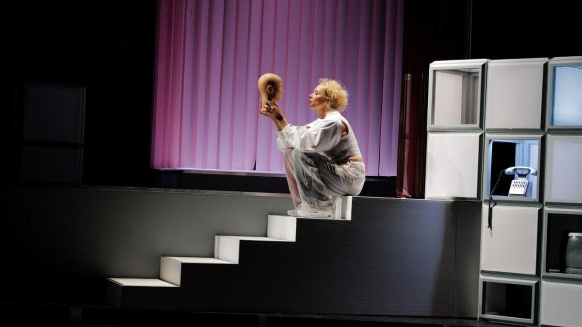 Berlin: 5 x 2 Tickets für „Division“ mit Katja Riemann zu gewinnen