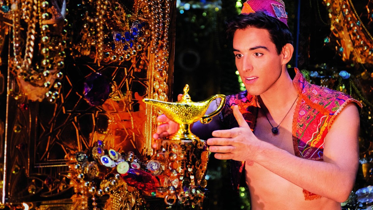 „Tarzan“-Star Philipp Büttner aus Hamburg über blaue Flecken, Flüge und ...