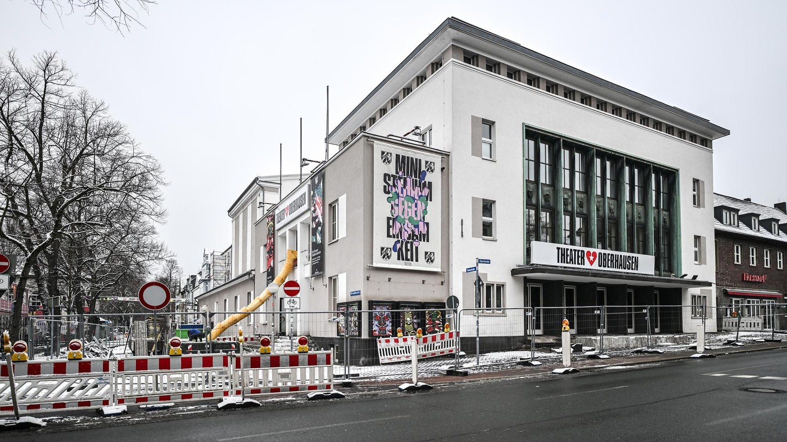 Oberhausen Theater Renovation Costs Soar Unexpectedly - World Today Journal