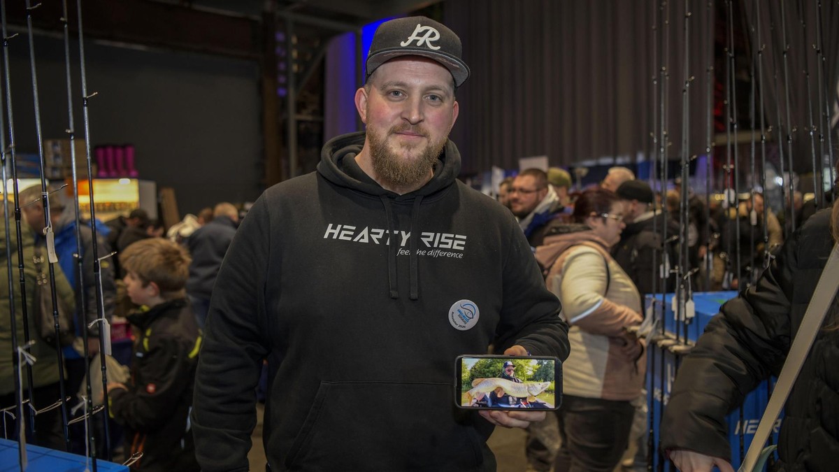 Angelmesse in Duisburg: Angler von Rhein und Ruhr zeigen ihre dicksten ...
