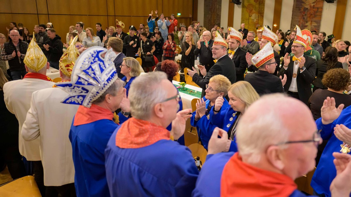 Prunksitzung KG Grün-Weißen Funken in Bottrop: Die 30 schönsten Bilder