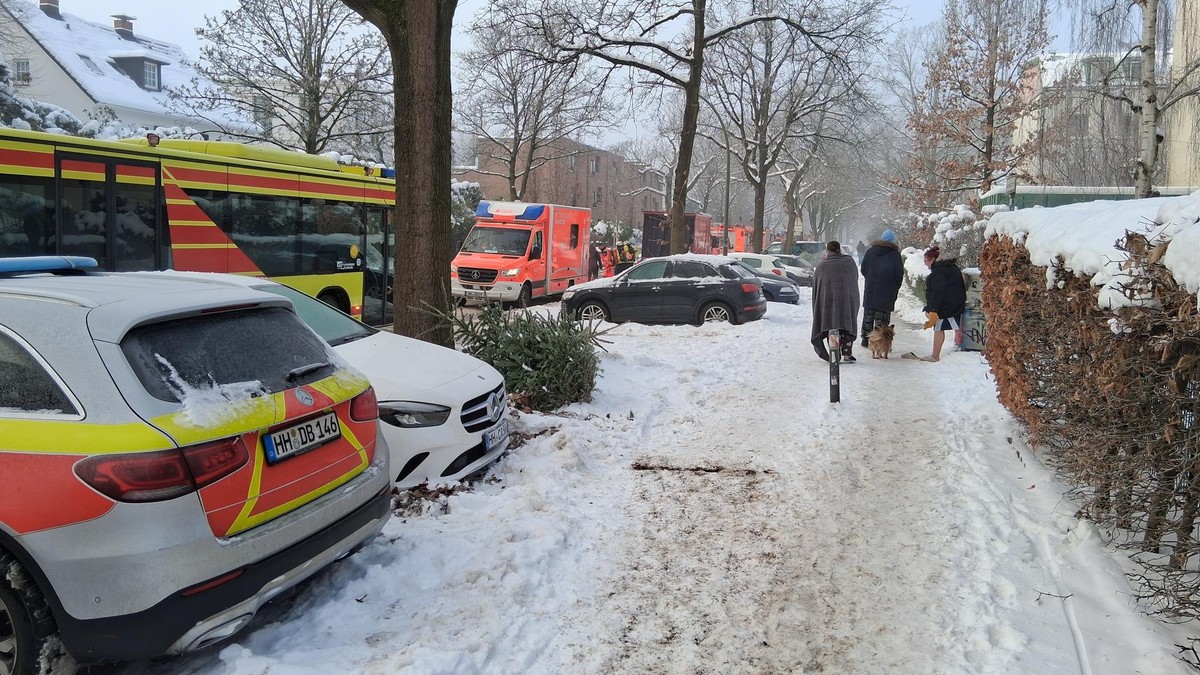 Bernadottestraße: 140 Haushalte nach Feuer ohne Strom – Notarzt ...