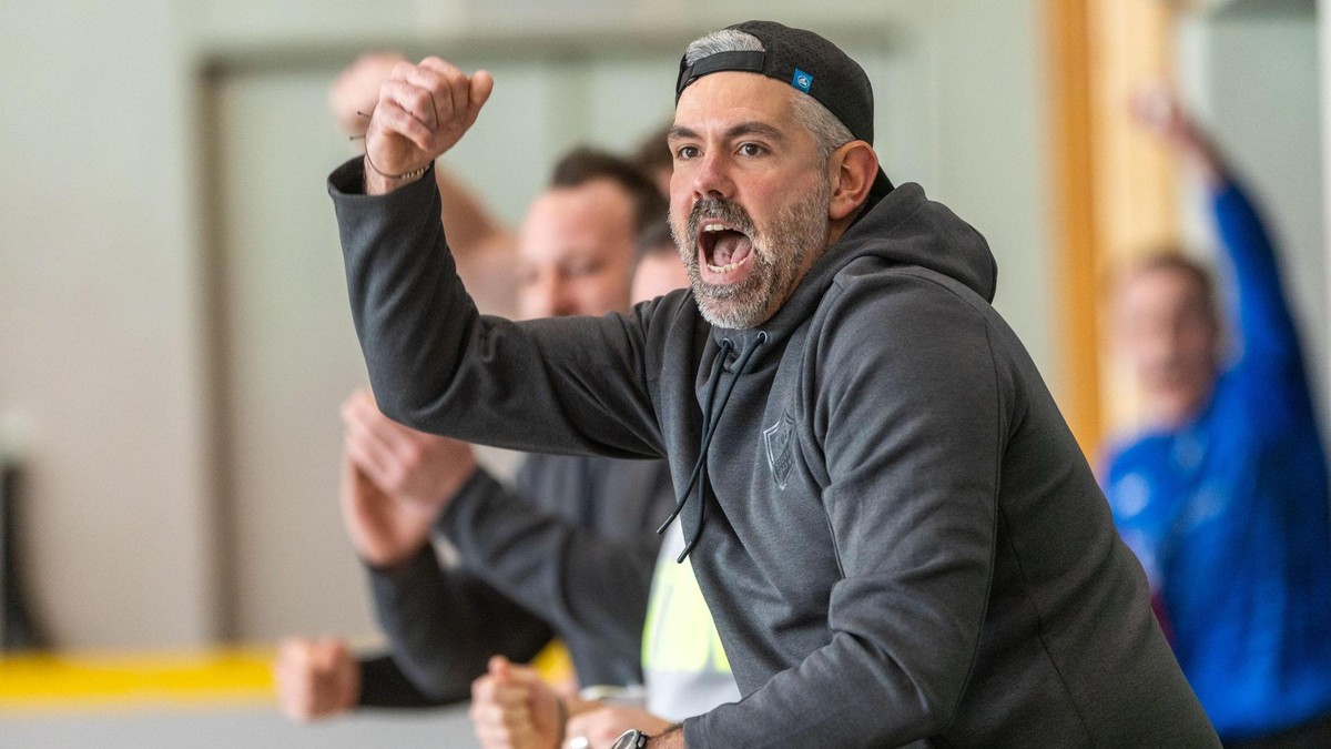 Triumph in Rot und Weiß: Das war der Weg zum Hallentitel für den TuS ...