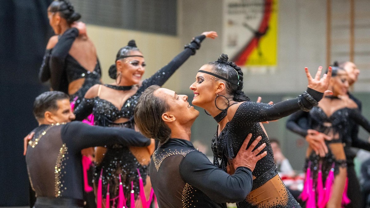Lateintanz: 1. TSZ Velbert startet mit Rang drei – „In Bochum greifen ...