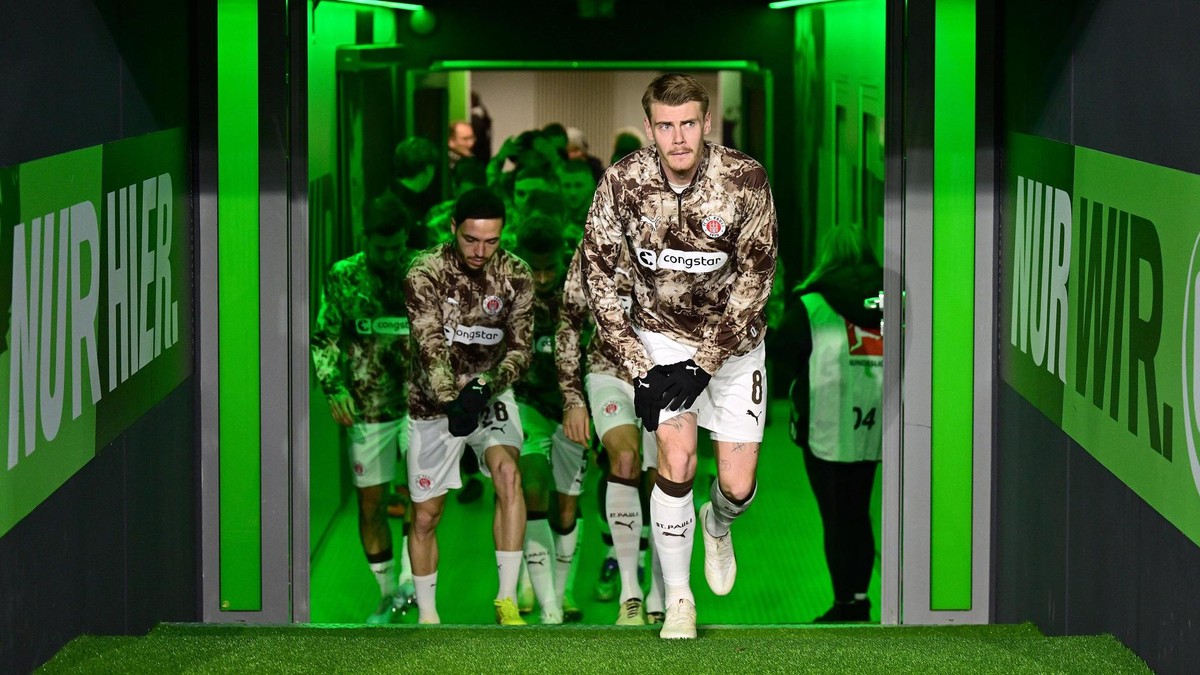 FC St. Pauli: Bleibt Smith der Irvine-Ersatz? Trainer Blessin äußert ...