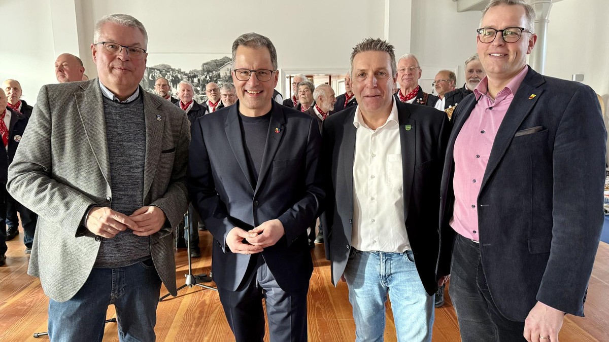 Shanty, Schunkeln, Heimatgefühl: Das Alte Land hat jetzt eine Hymne