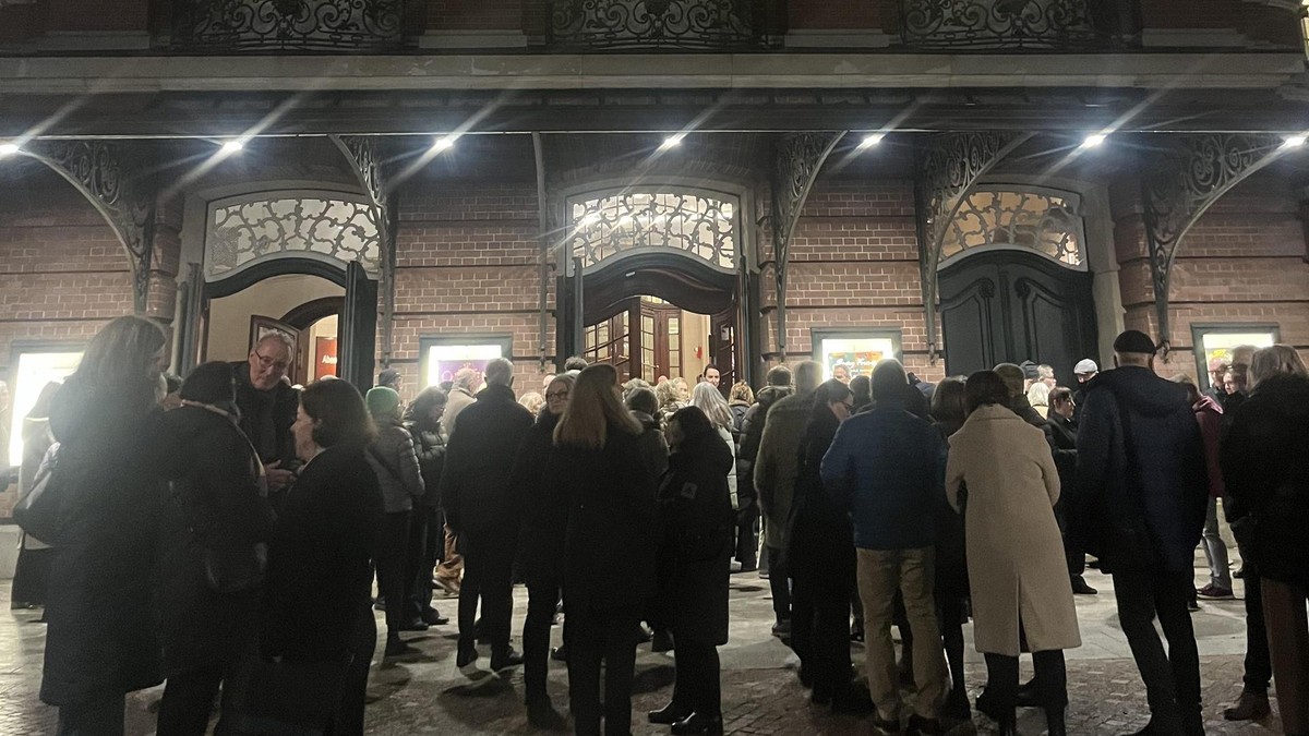 Loriot-Abend mit Senta Berger und Friedrich von Thun in Hamburg fällt ...