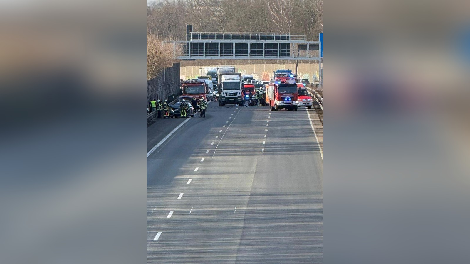 Unfall auf der A448 bei Bochum und Witten: Autobahn ist aktuell gesperrt