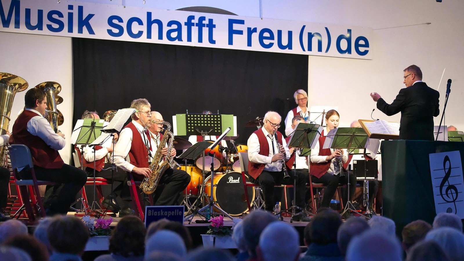 Neujahrskonzert in Bottrop: Mit Hits von Roland Kaiser bis Benny Goodman