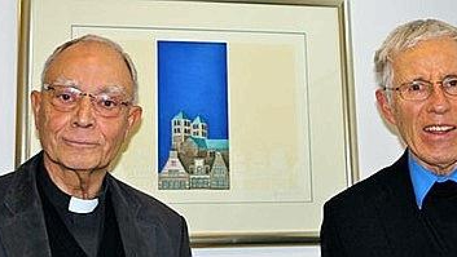 Alt-Bischof Lettmann signiert sein neues Buch