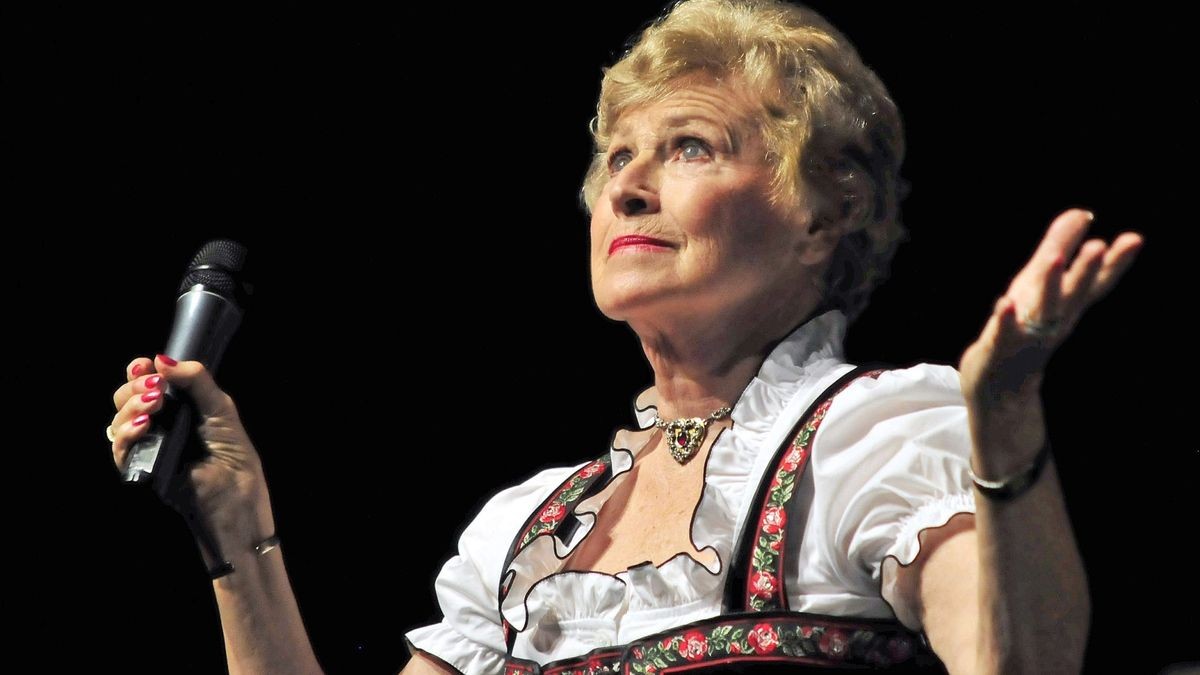 Servus Peter - musikalische Komoedie mit Peter Grimberg als ...