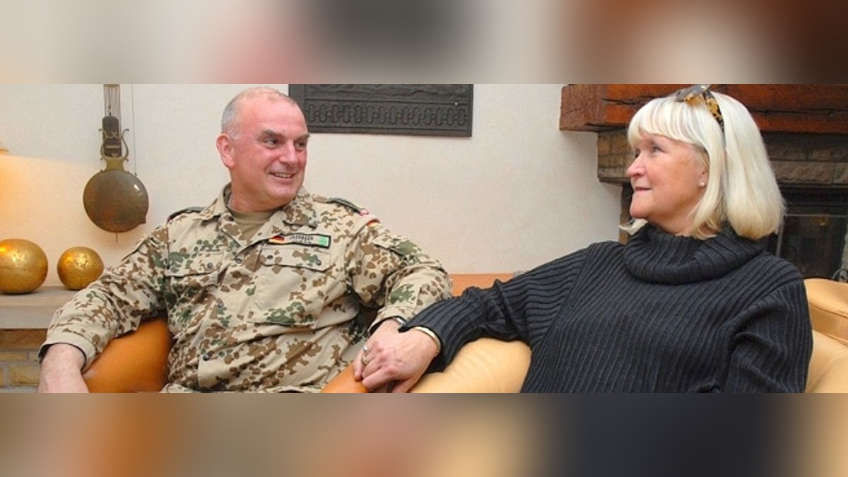 Im Kampfanzug zum Hochzeitstag