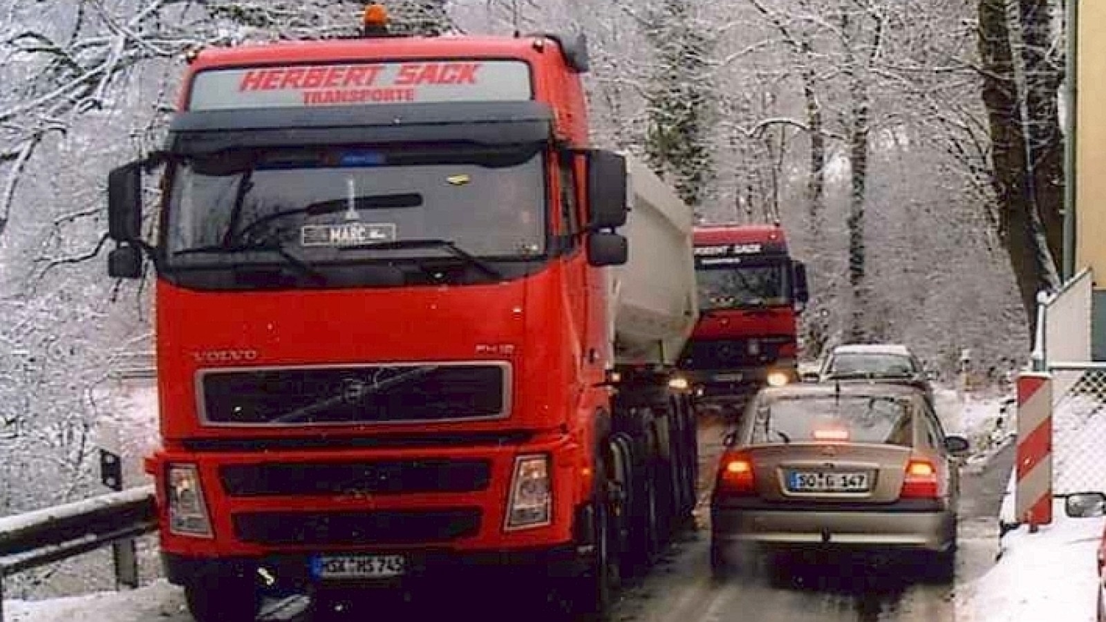 Notfalls Aktionen gegen Lkw in Dörfern