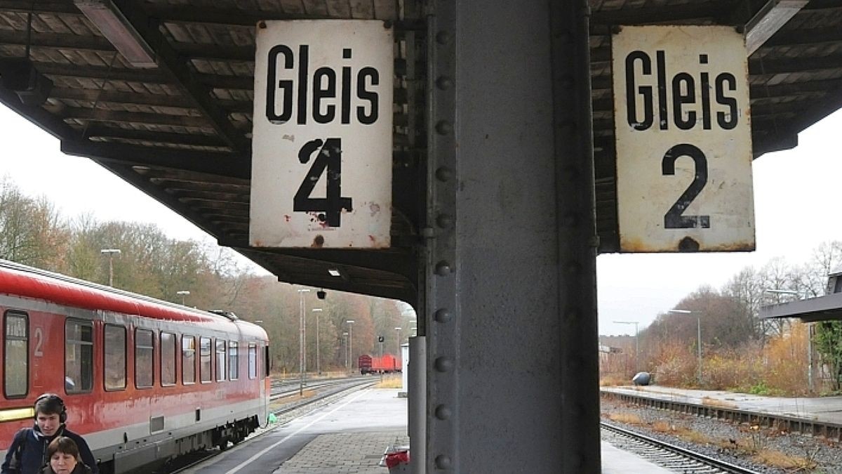 Am Bahnhof Gleis 2 gekappt