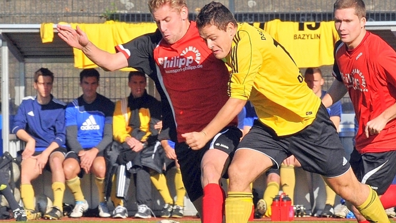 Der Ball kommt ins Rollen