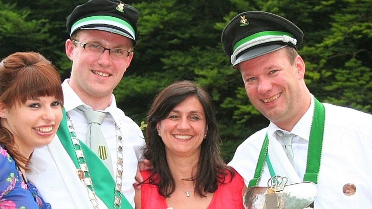 In Bilstein klappt es zweimal im fünften Anlauf mit der Königswürde