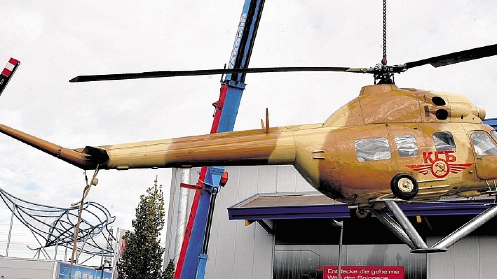 Spionage-Museum in Oberhausen zeigt Militärhubschrauber