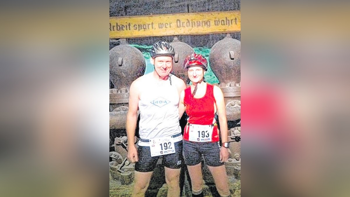 Mit Helm und Lampe durch Staub und Salz