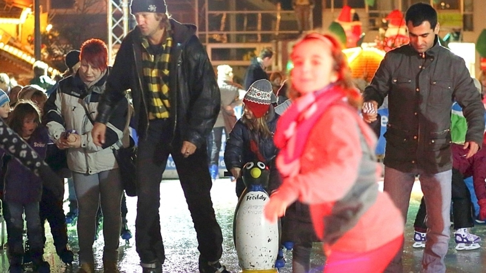 Schlittern auf dem Rathausplatz