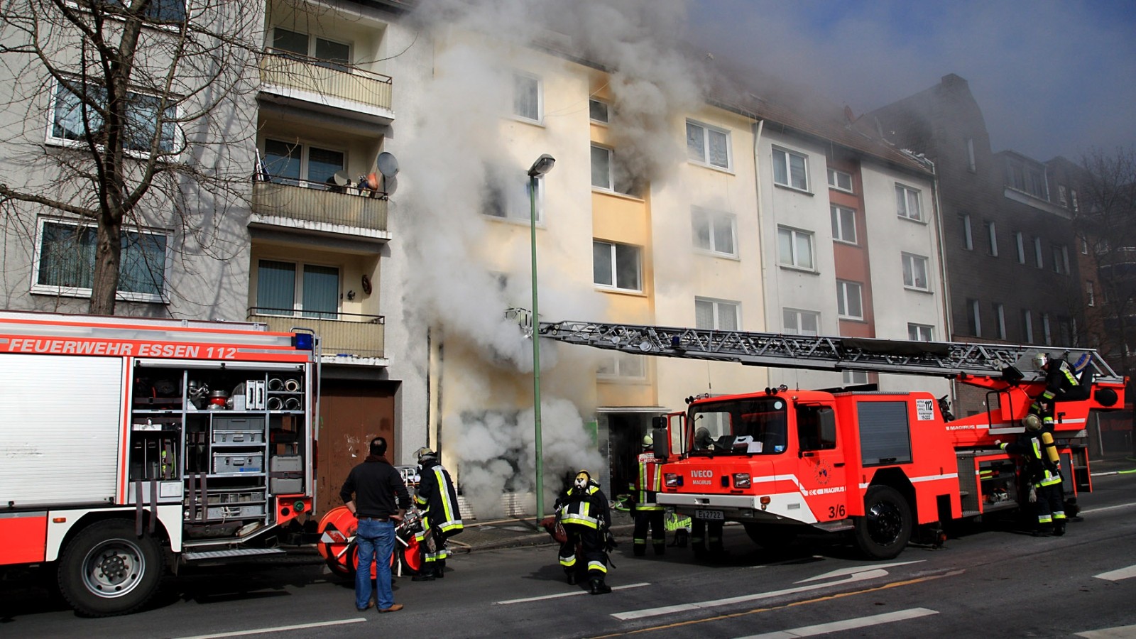 Kellerbrand in Essen - Mutter und Tochter mit Rauchvergiftung im Krankenhaus