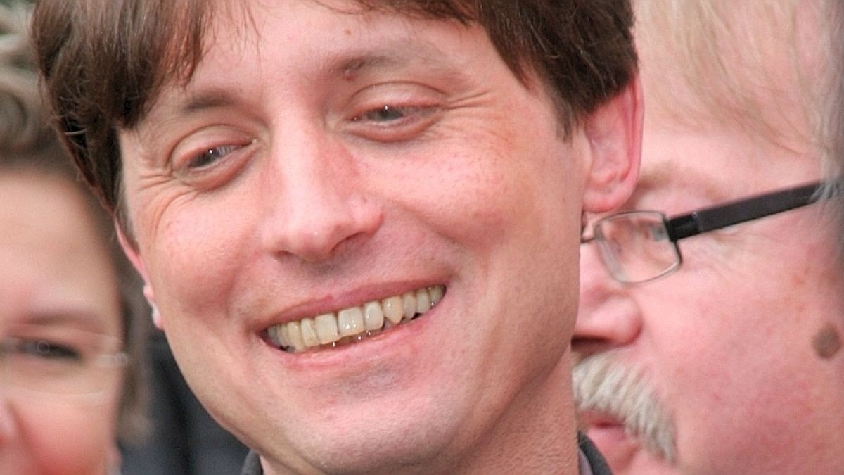 Zehn Fragen an. . . Peter Weispfenning (MLPD)