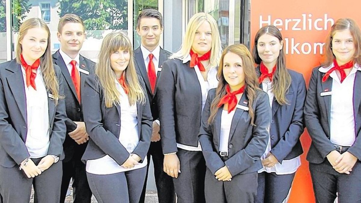 Sparkasse begrüßt neun neue Auszubildende