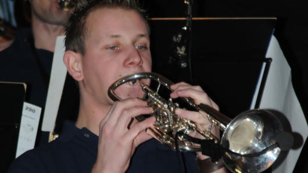 "Amicitia" ist stolz auf Trompeter Tim Volkmer Jungmusiker besteht ...