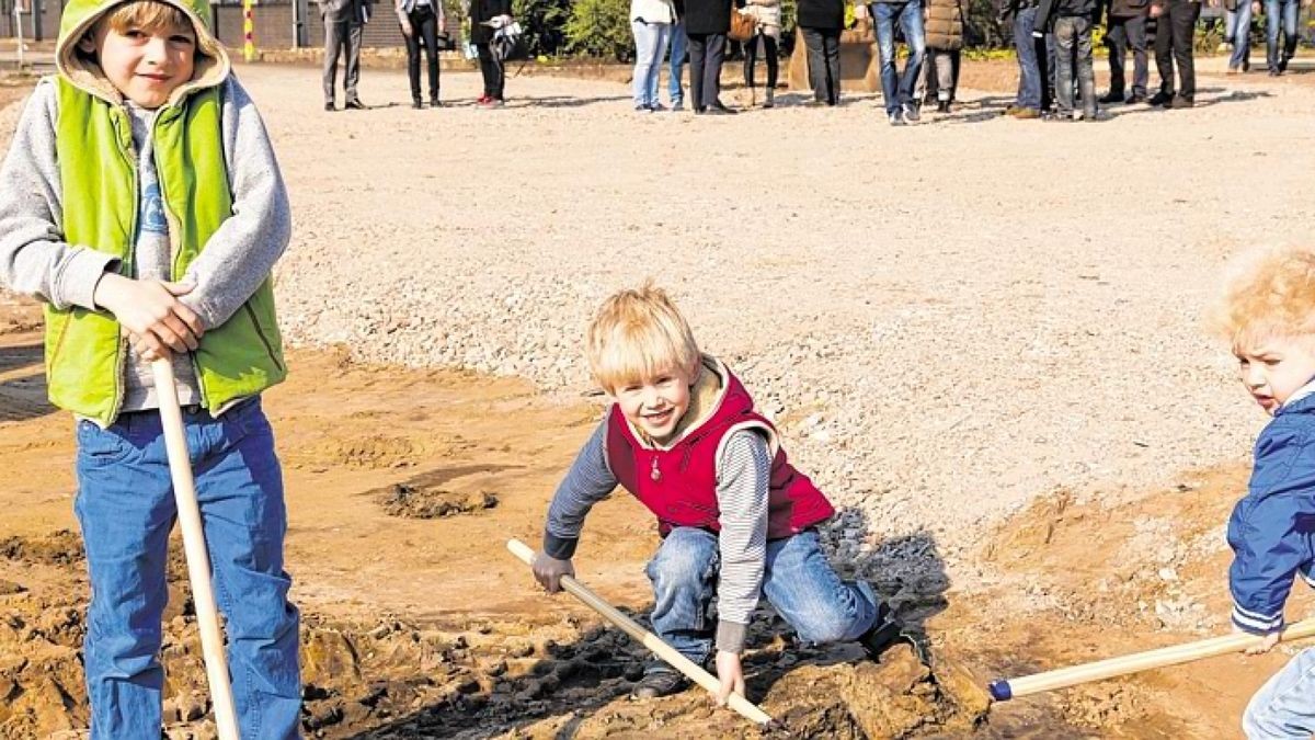 Kinder übernehmen Spatenstich für Vulkan-Zentrale in Herne