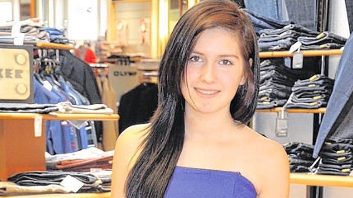 In jedem Geschäft wird Sarah gut angezogen