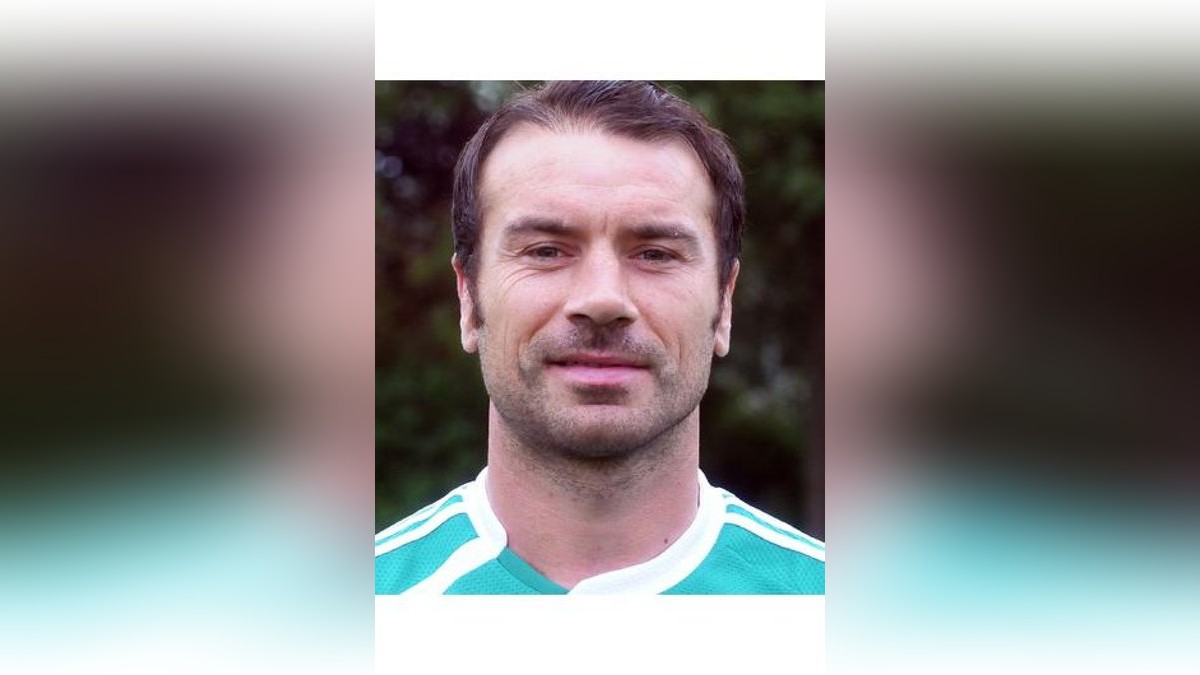 Nur vorn muss der Knoten noch platzen