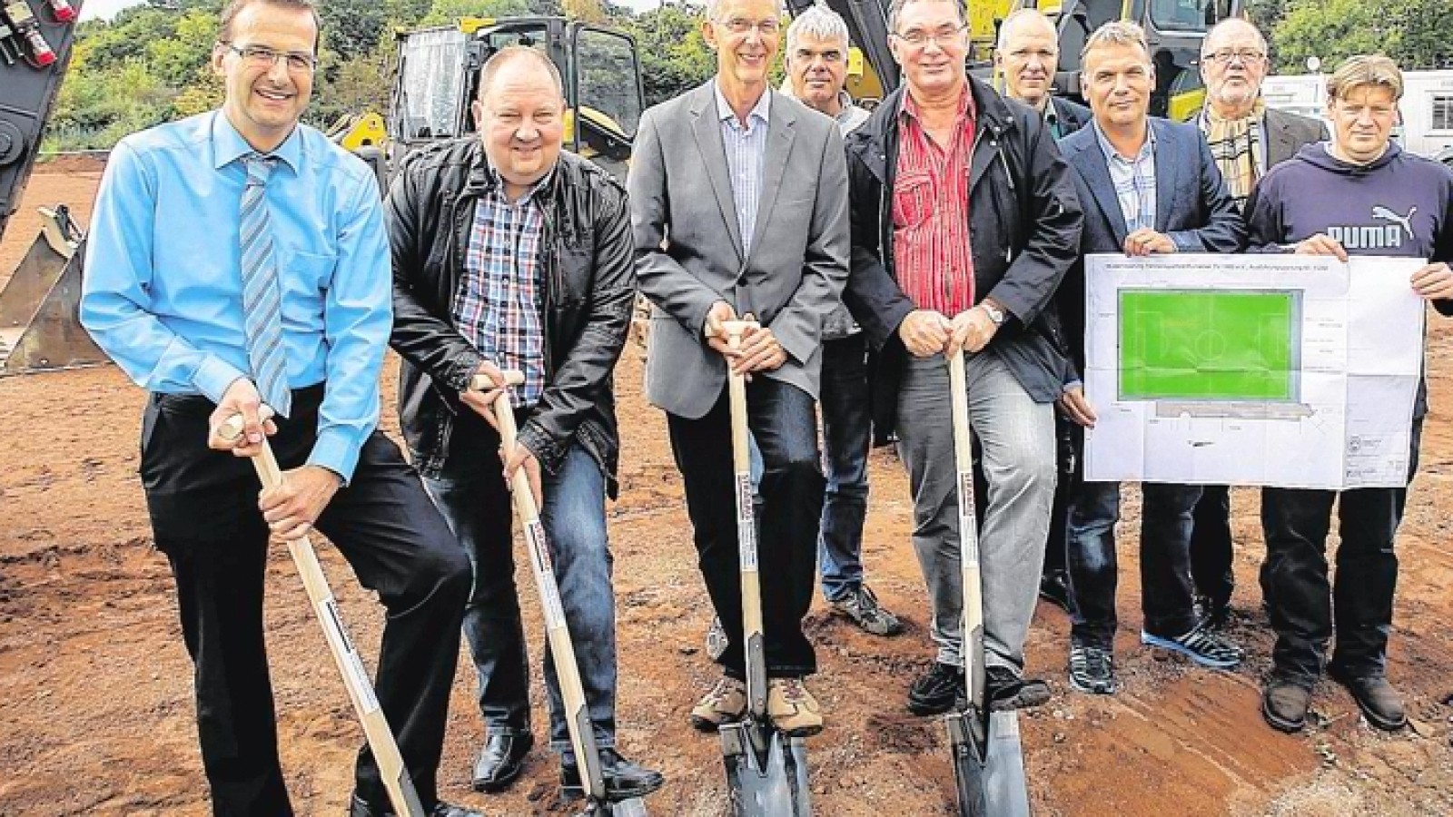 Neuer Kunstrasenplatz für Fußballer des Rumelner TV